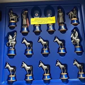 Bulbhead | Games | 220 Battle For The White House Chess Set Limited ...
